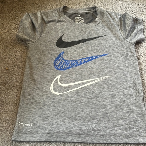 nike dri fit | Shirts & Tops | Used Shirt In Good Condition | Poshmark